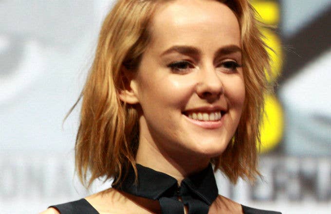 'Batman v Superman' Let Slip What Jena Malone's Mysterious Role Is ...