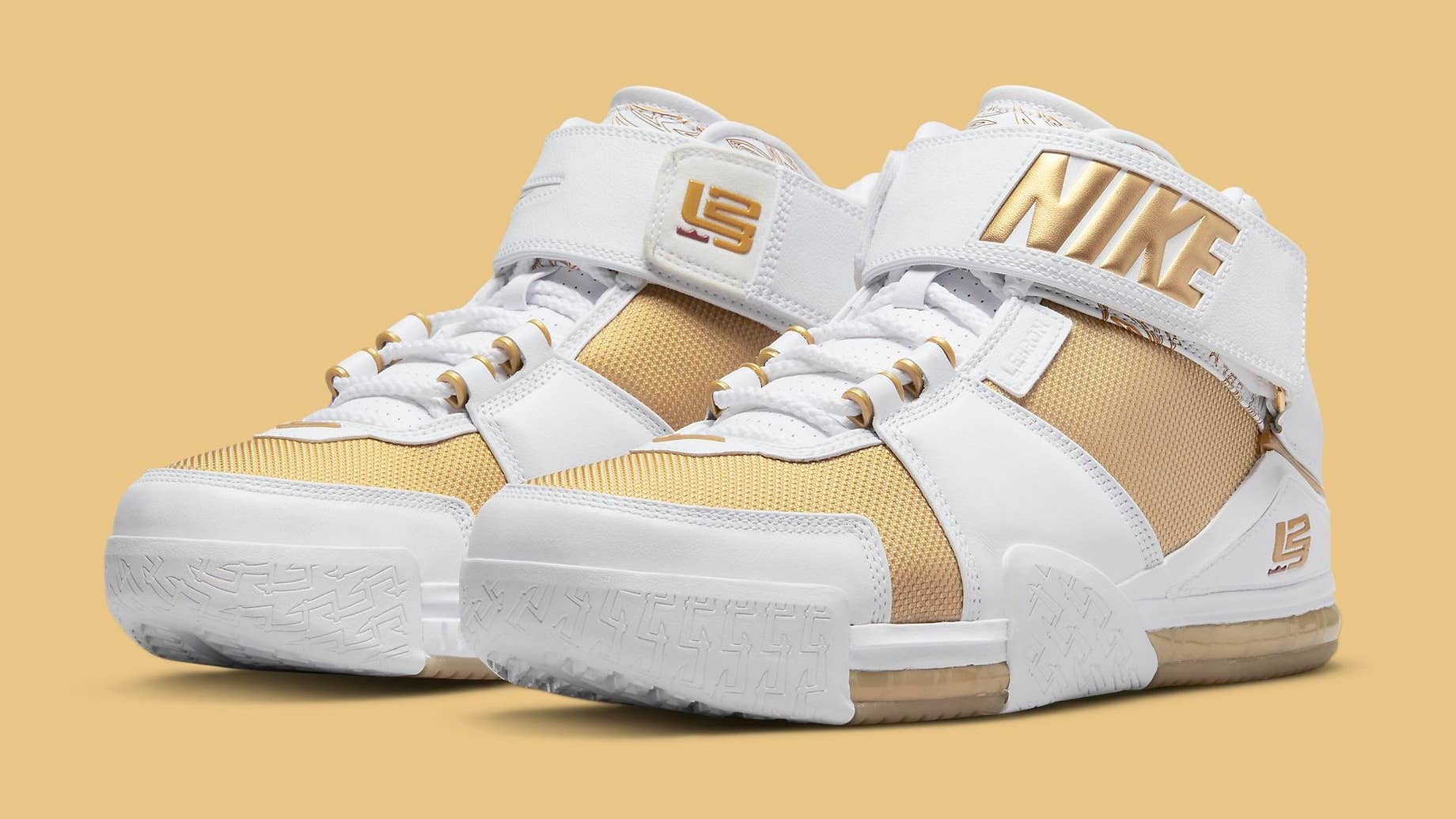 'Maccabi' Nike LeBron 2 Retro Arrives This Month | Complex