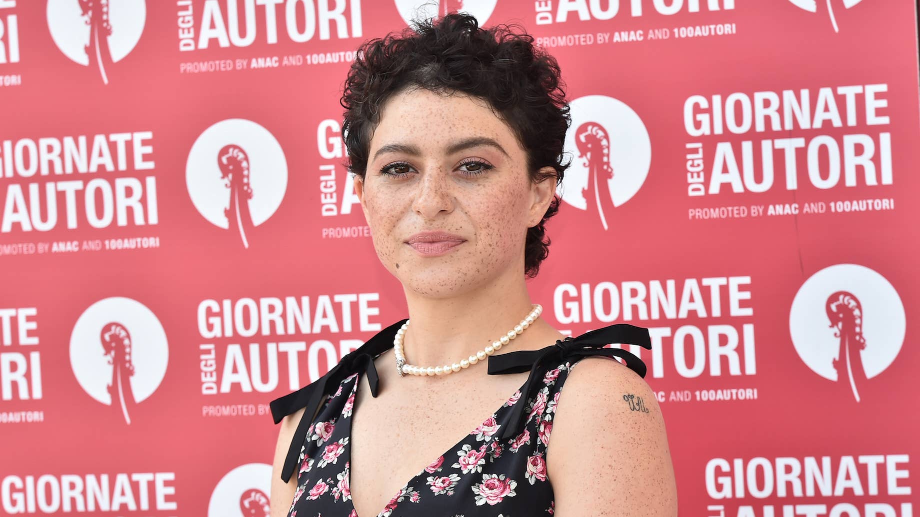 Alia Shawkat Apologizes for Using N-Word While Quoting Drake in ...