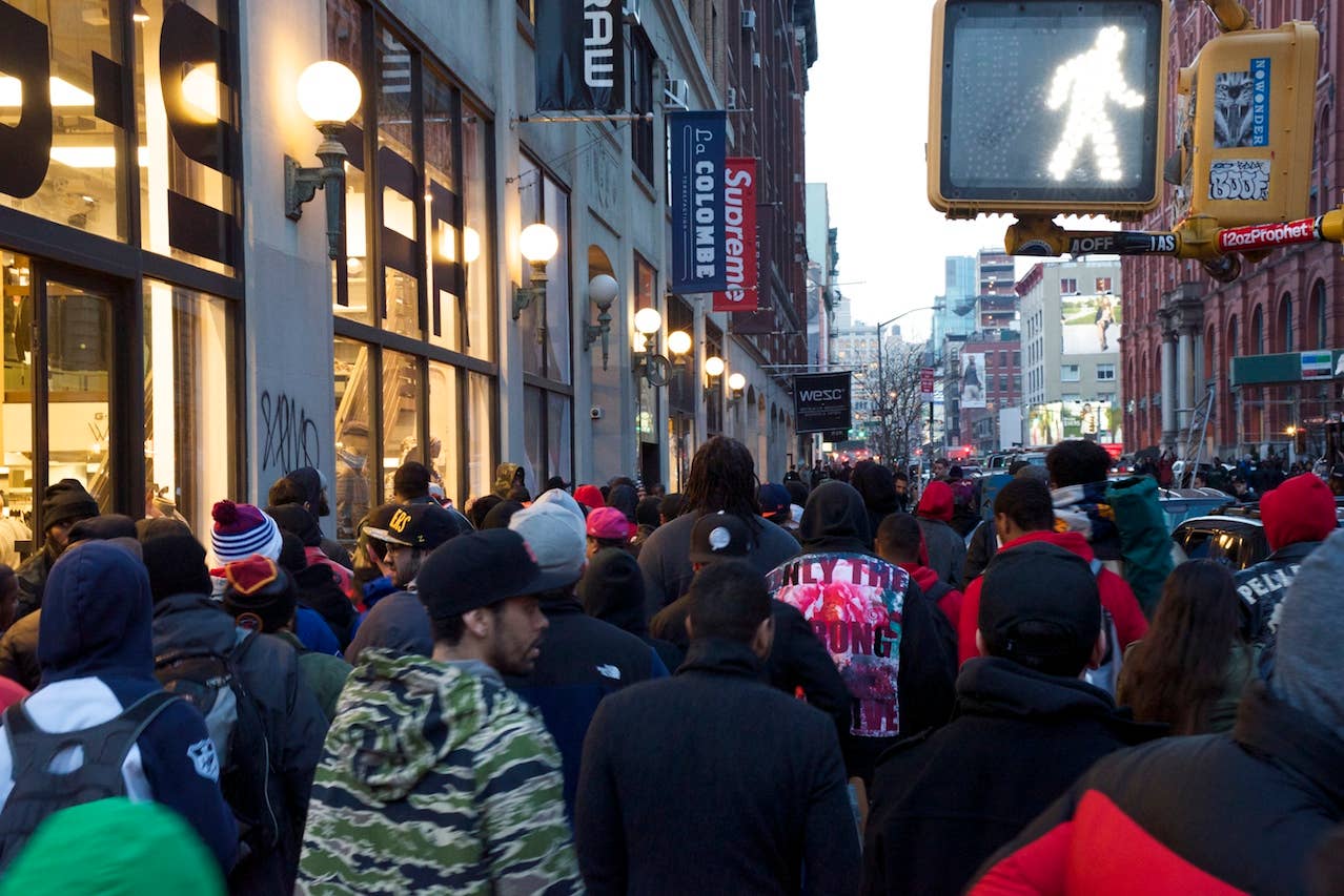 Exclusive Photos of the Chaos at the Supreme x Nike Foamposite Campout ...