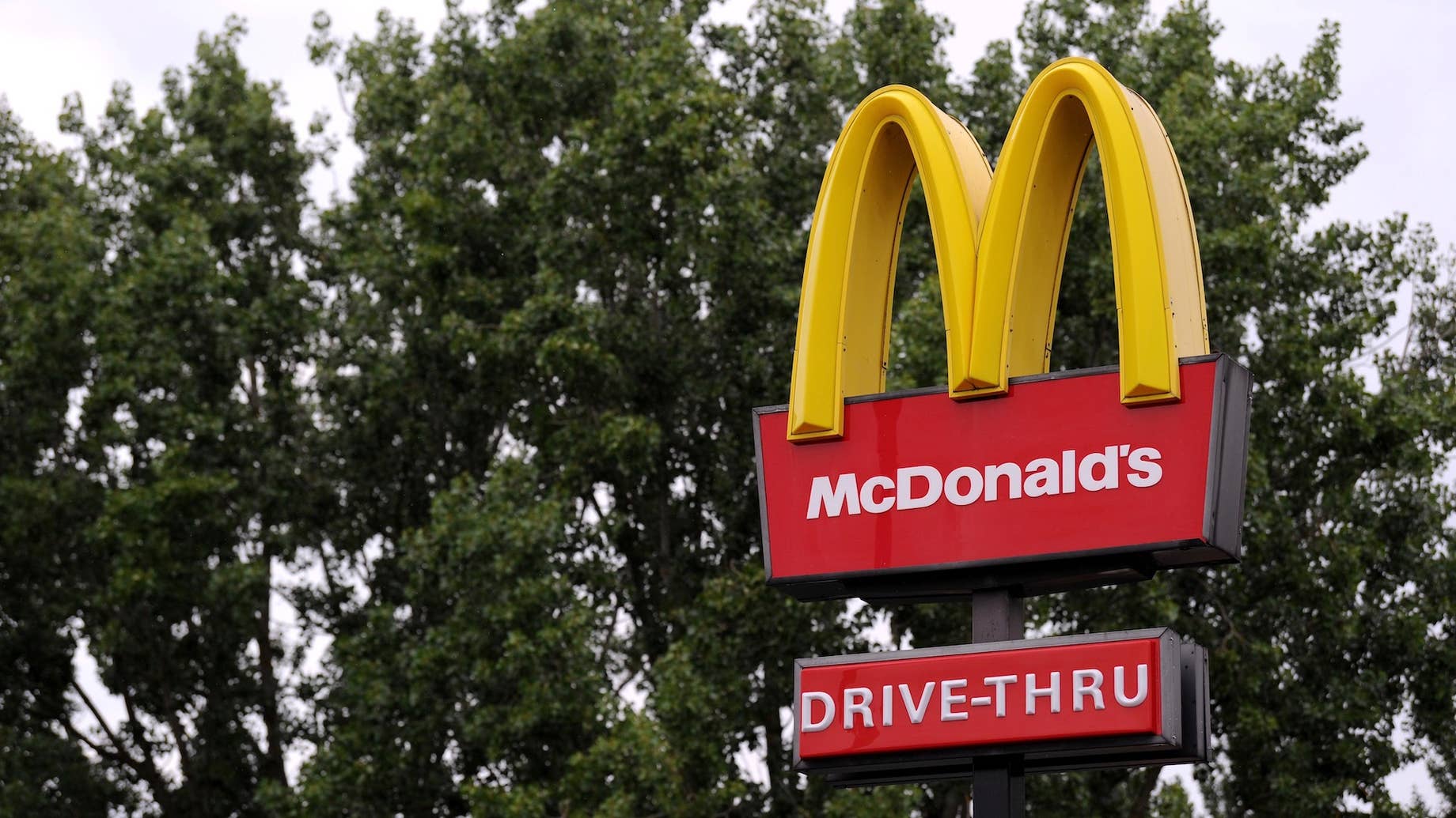 Video Shows Murder Suspect Escaping From Transport Van in McDonald's ...