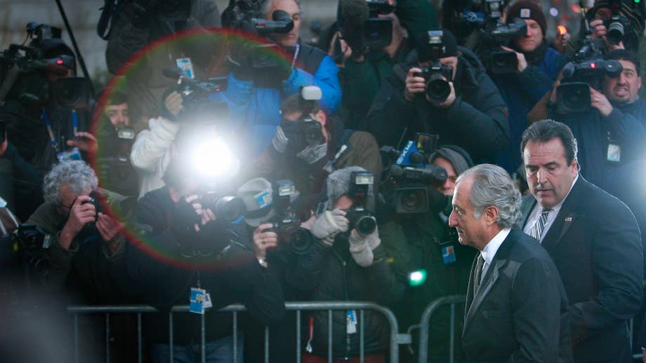 Convicted Fraudster Bernie Madoff Dead at 82 | Complex