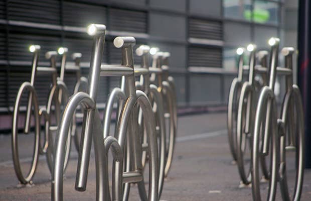 The "MAD Bike Stand" Wins by Looking Like a Bicycle | Complex