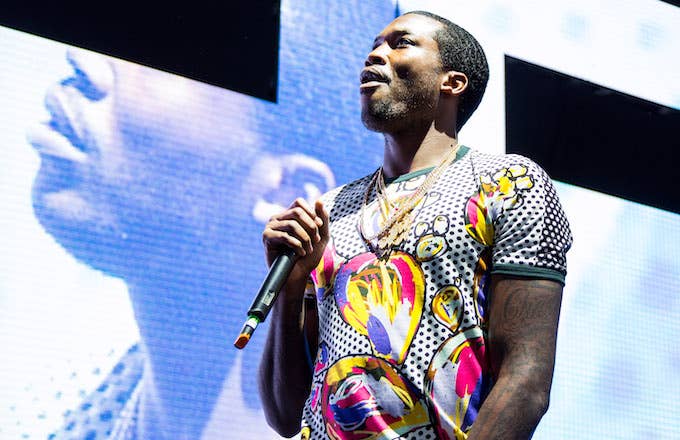 Drake Avoids Repeating History and Promotes Meek Mill's 'CHAMPIONSHIPS ...