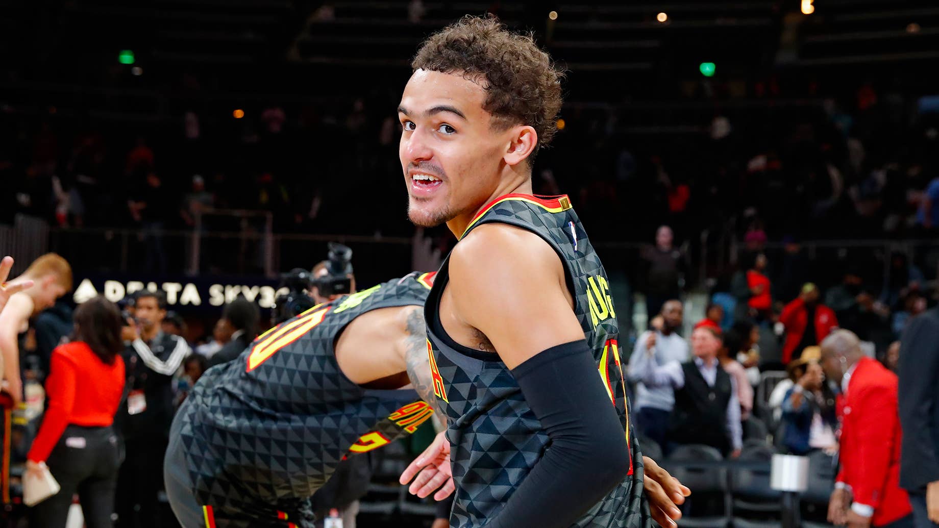 Trae Young Reacts to Viral Clip of His Ex Getting Phone Grabbed by ...