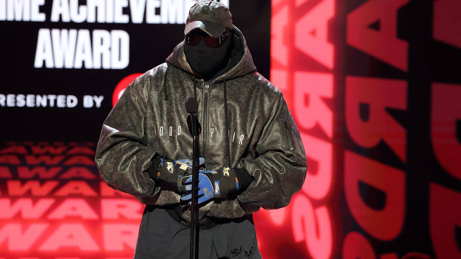 Kanye Replaced by Kid Cudi After Dropping Out of Rolling Loud; Travis ...