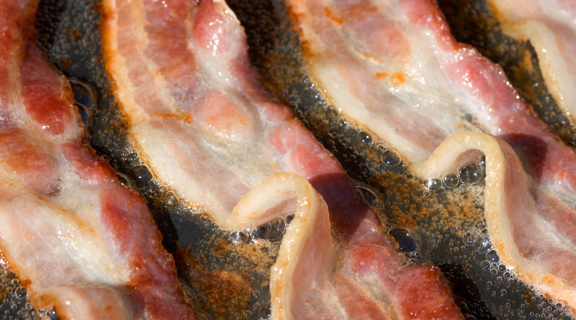 Bacon May Disappear in California Due to New Animal Welfare Law | Complex
