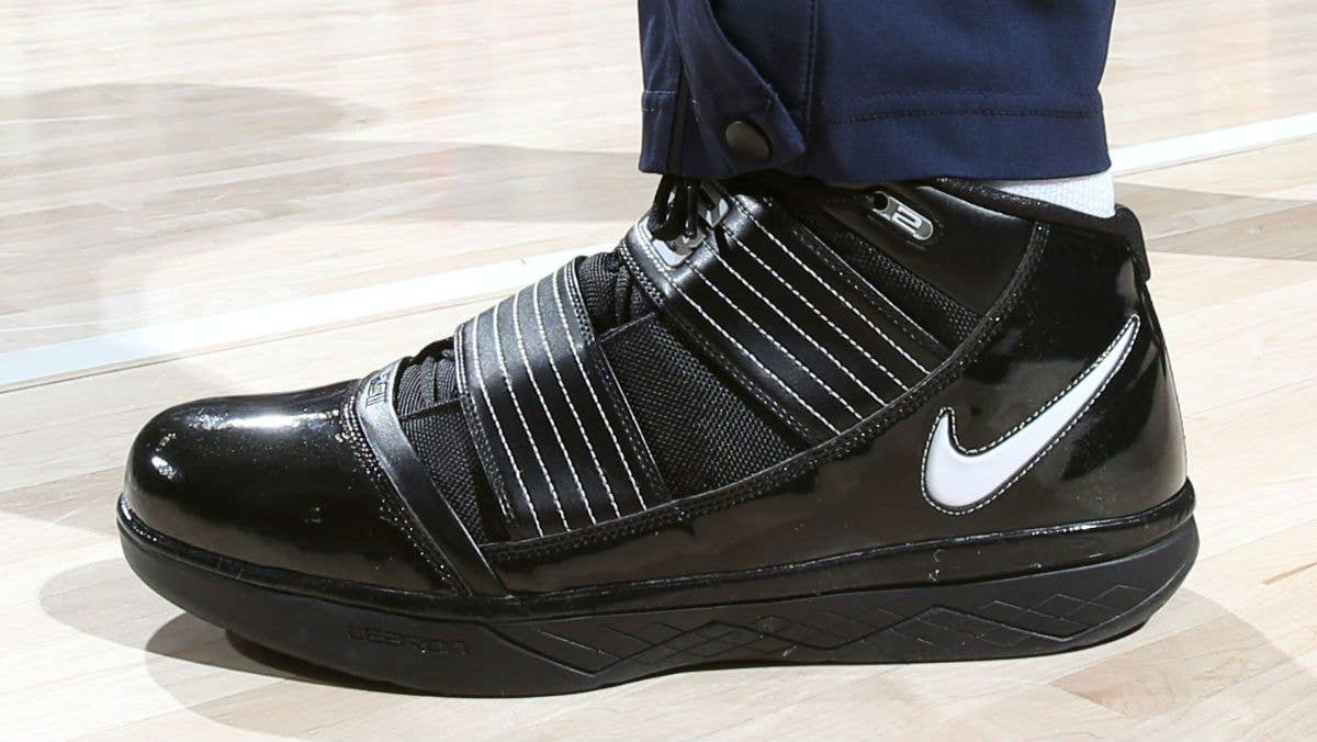 #SoleWatch: LeBron James Dusts Off the Nike LeBron Soldier 3 | Complex