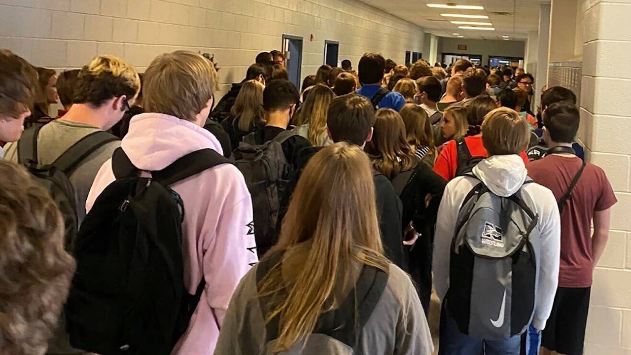 Georgia High School Where Viral Pic of Packed Hallway Was Taken Reports ...