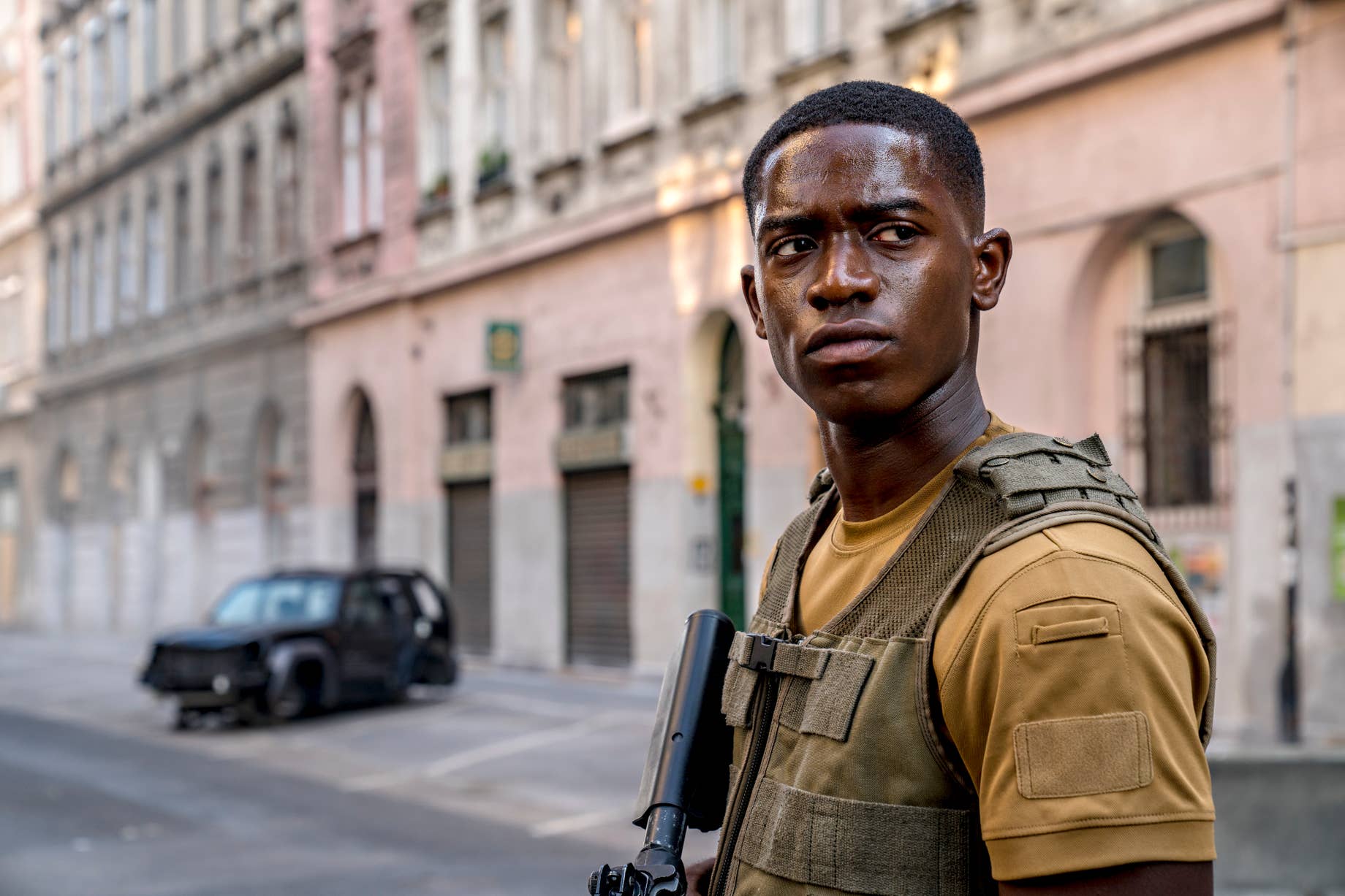 'Outside the Wire' Star Damson Idris Talks His First Big-Budget Action ...