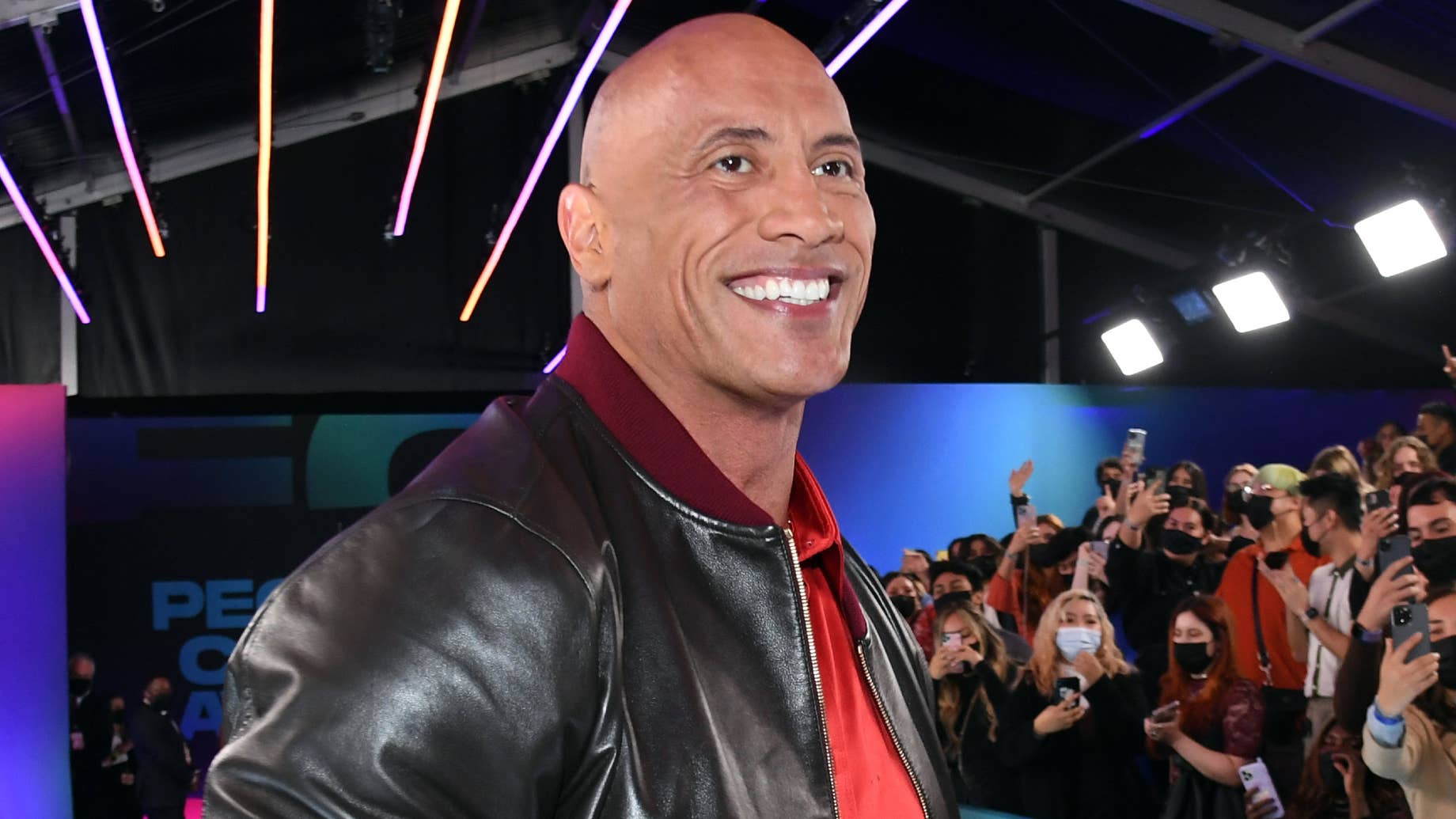 Dwayne Johnson on Joe Rogan’s Response to Spotify Controversy: ‘Perfectly Articulated’ | Complex