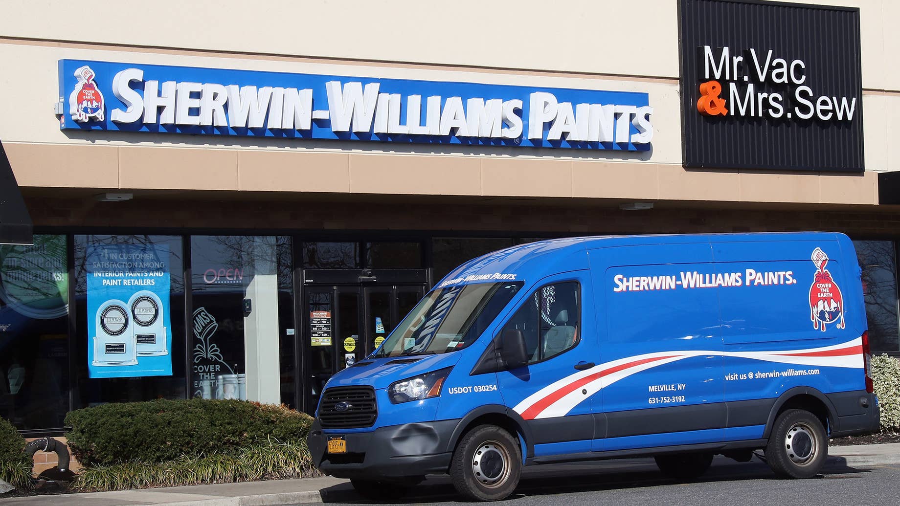 TikTok Star Says Sherwin-Williams Fired Him for Viral Paint Mixing ...