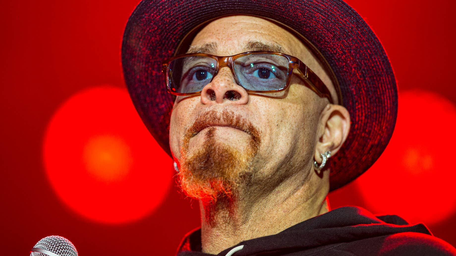 Sinbad's Kids Dismiss Existence of 'Shazaam' Movie Starring Their Dad ...