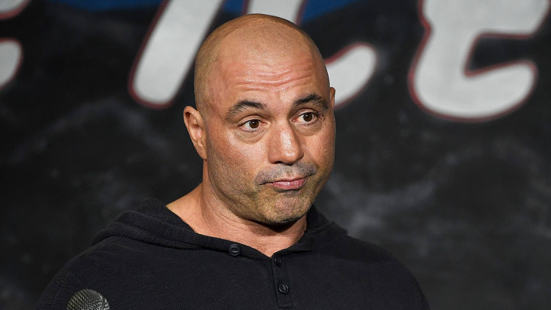 Spotify Employees Reportedly Raised Concerns Over Joe Rogan Podcasts ...