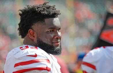 49ers Player D.J. Jones Proposes to Girlfriend at Levi's Stadium Before ...