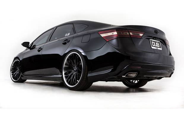 Toyota Customizes Three Avalons for SEMA | Complex