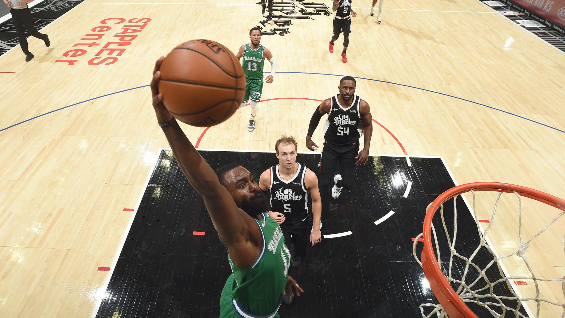 People React After Dallas Mavericks Set NBA Record for Largest Halftime ...