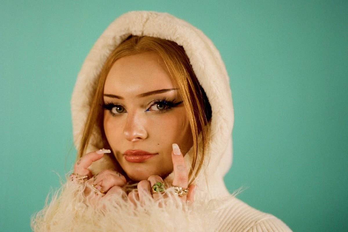 Premiere: vi0let Gets Lost In A New Romance On “Cream And Peaches ...