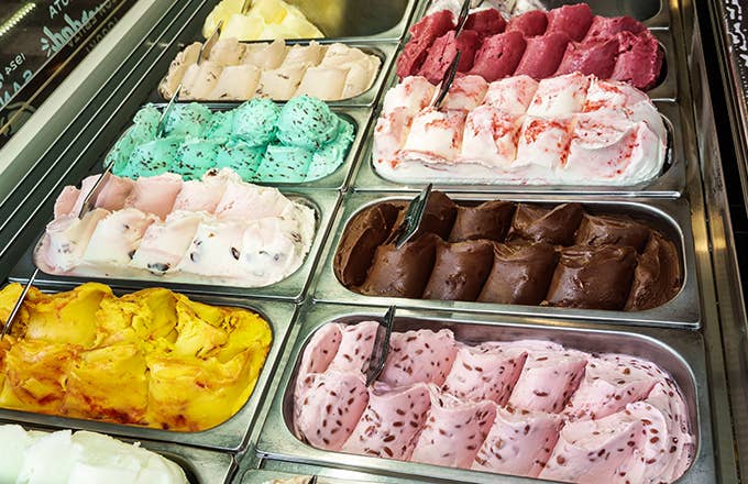 Florida Woman Arrested for Allegedly Spitting and Peeing in Store's Ice ...