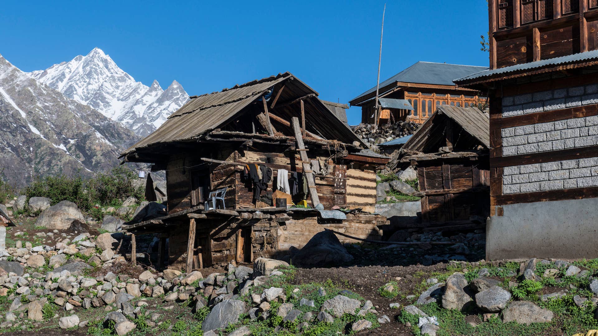 Video Shows Landslide That Killed 9 in Northern India Destroy Bridge | Complex