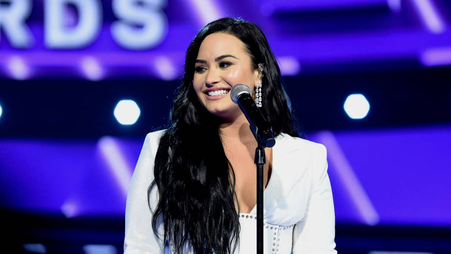Demi Lovato Identifies as Pansexual: 'I'm Part of the Alphabet Mafia ...