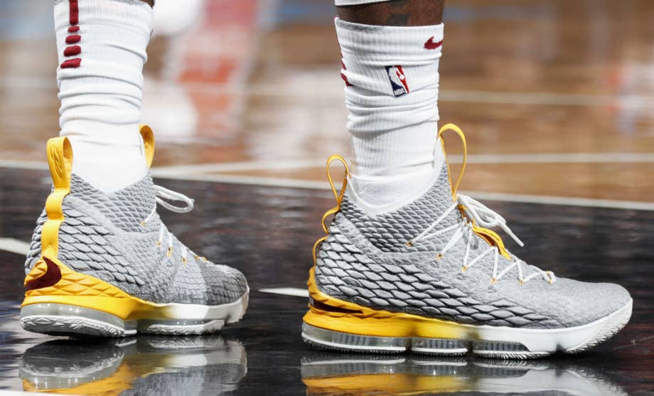 #SoleWatch: LeBron James Records Triple-Double in Nike LeBron 15 PE ...