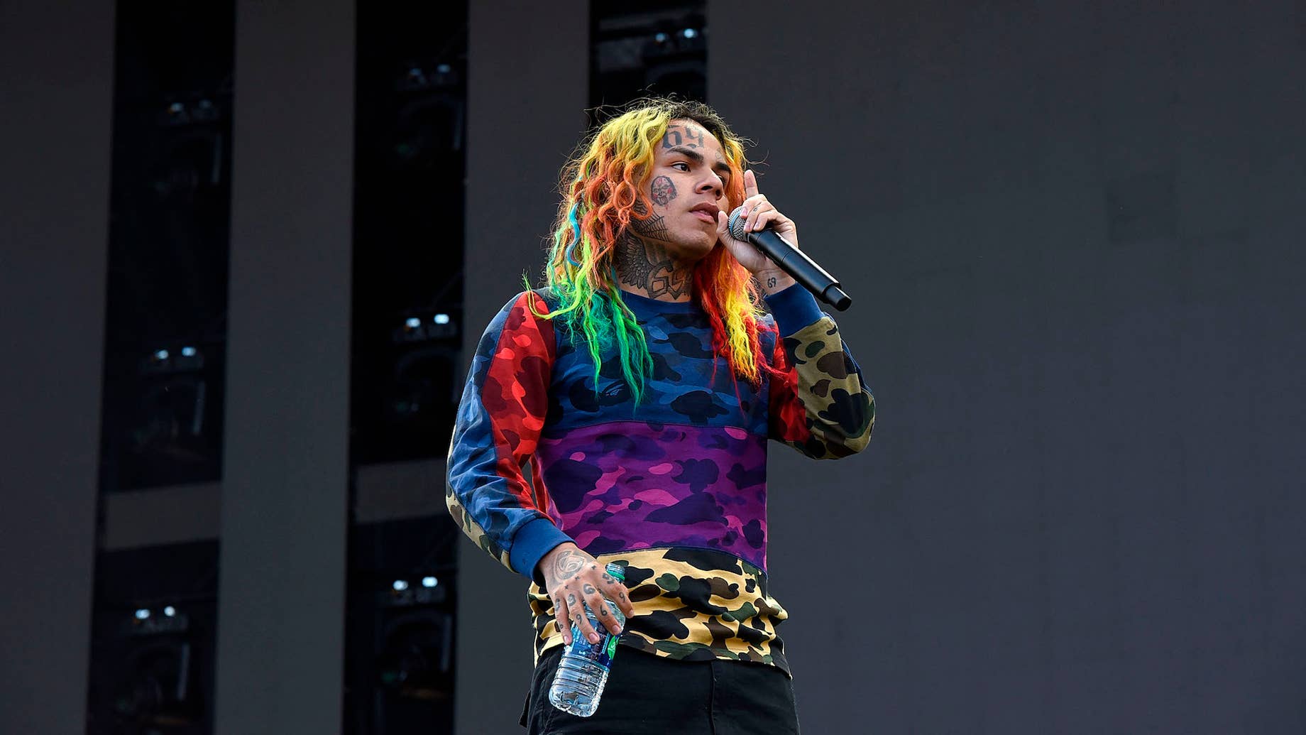 6ix9ine Tells Fans That He Charges $500,000 for a Show | Complex