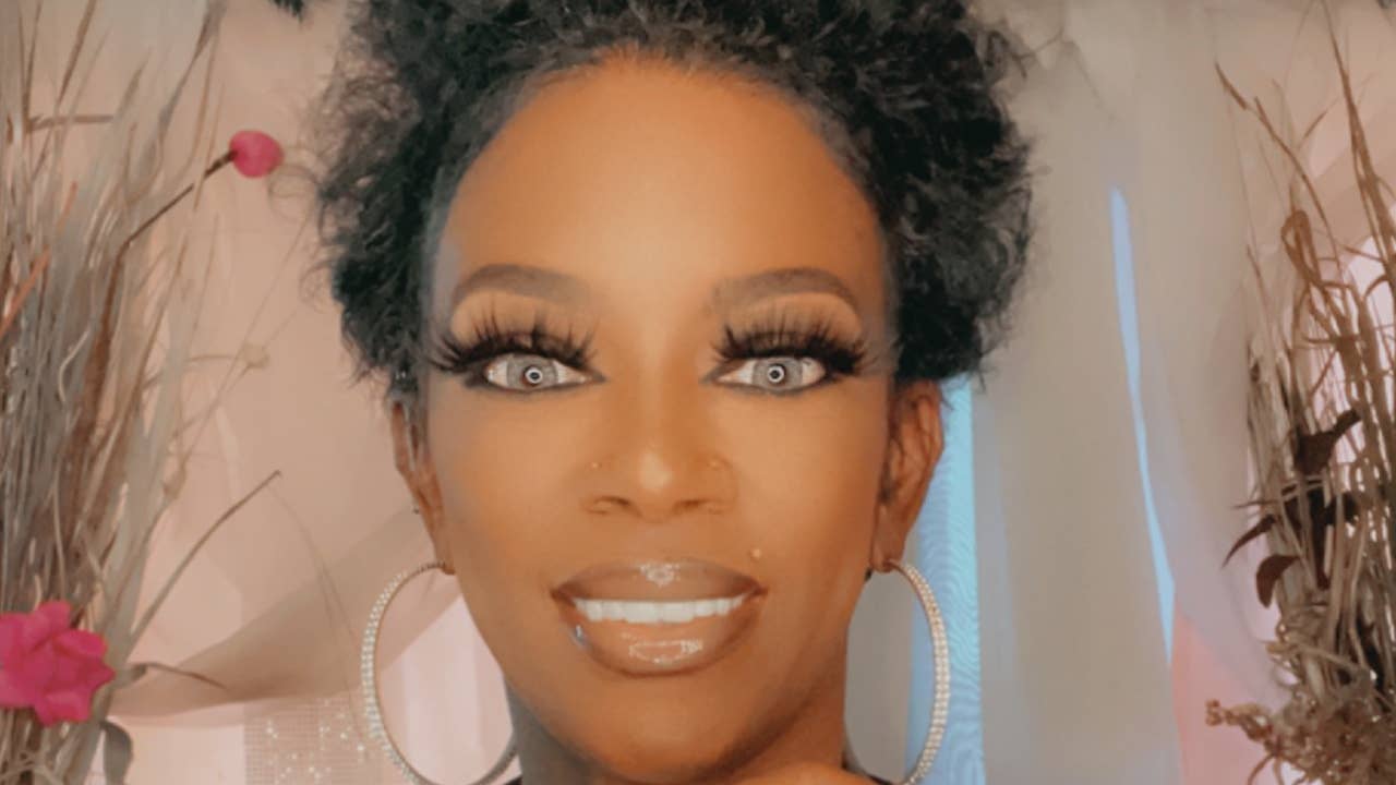 Tessica Brown, Who Went Viral for Using Gorilla Glue on Hair, Launches ...
