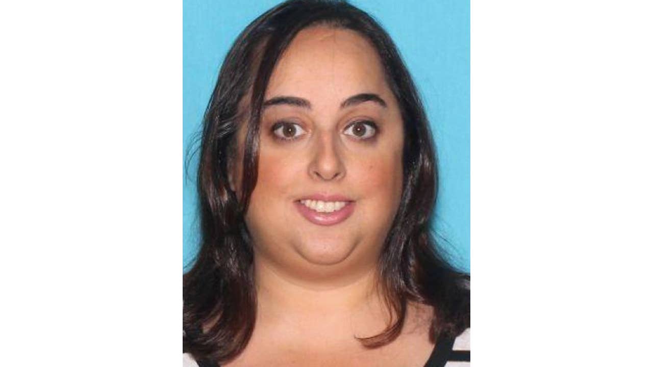 Florida Woman Arrested After Allegedly Scamming Holocaust Survivor Out ...