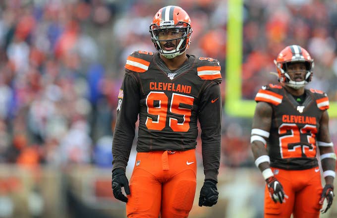 Myles Garrett Causes Outrage After Hitting Steelers' Mason Rudolph With ...
