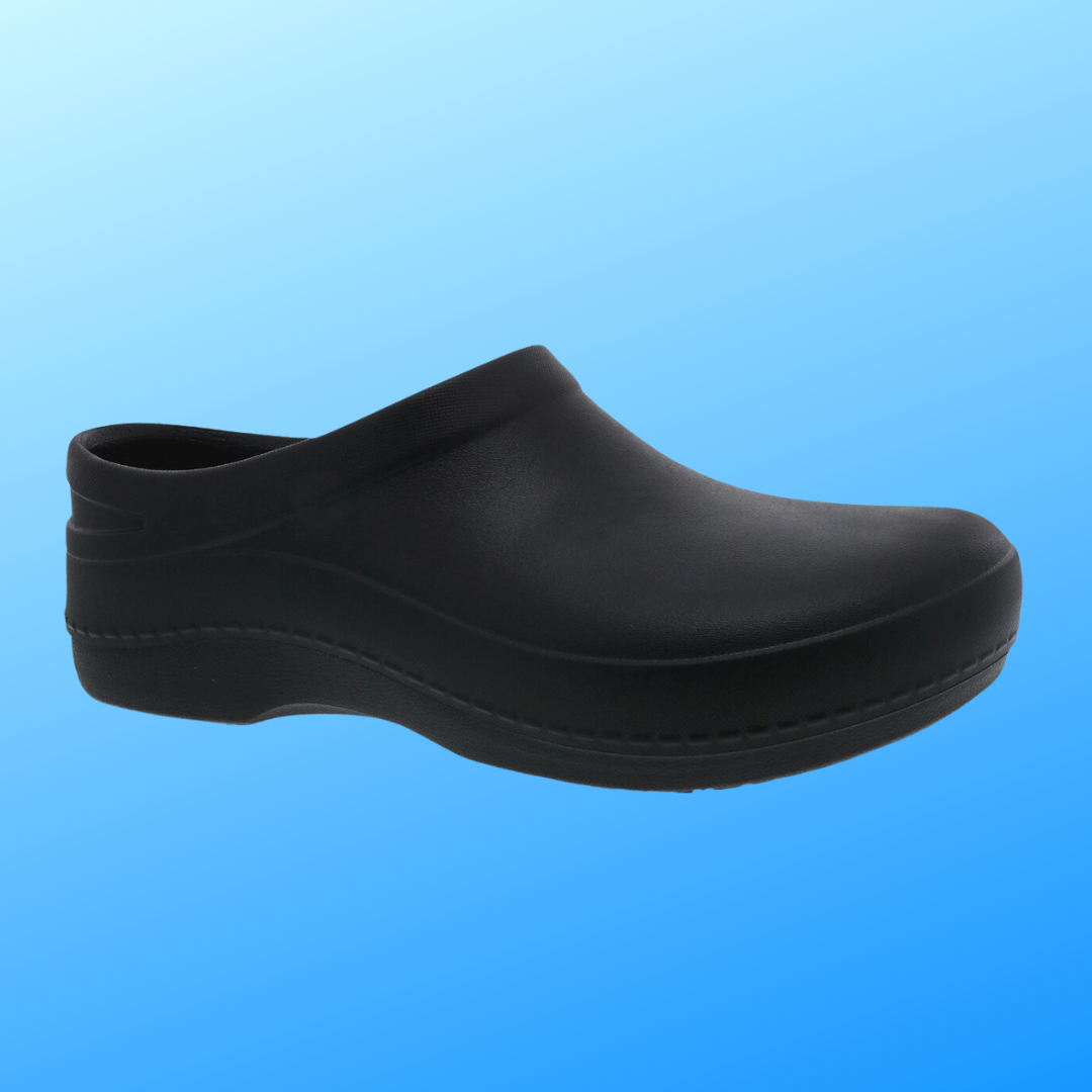 11 Cute And Comfortable Garden Clogs That Aren’t Crocs