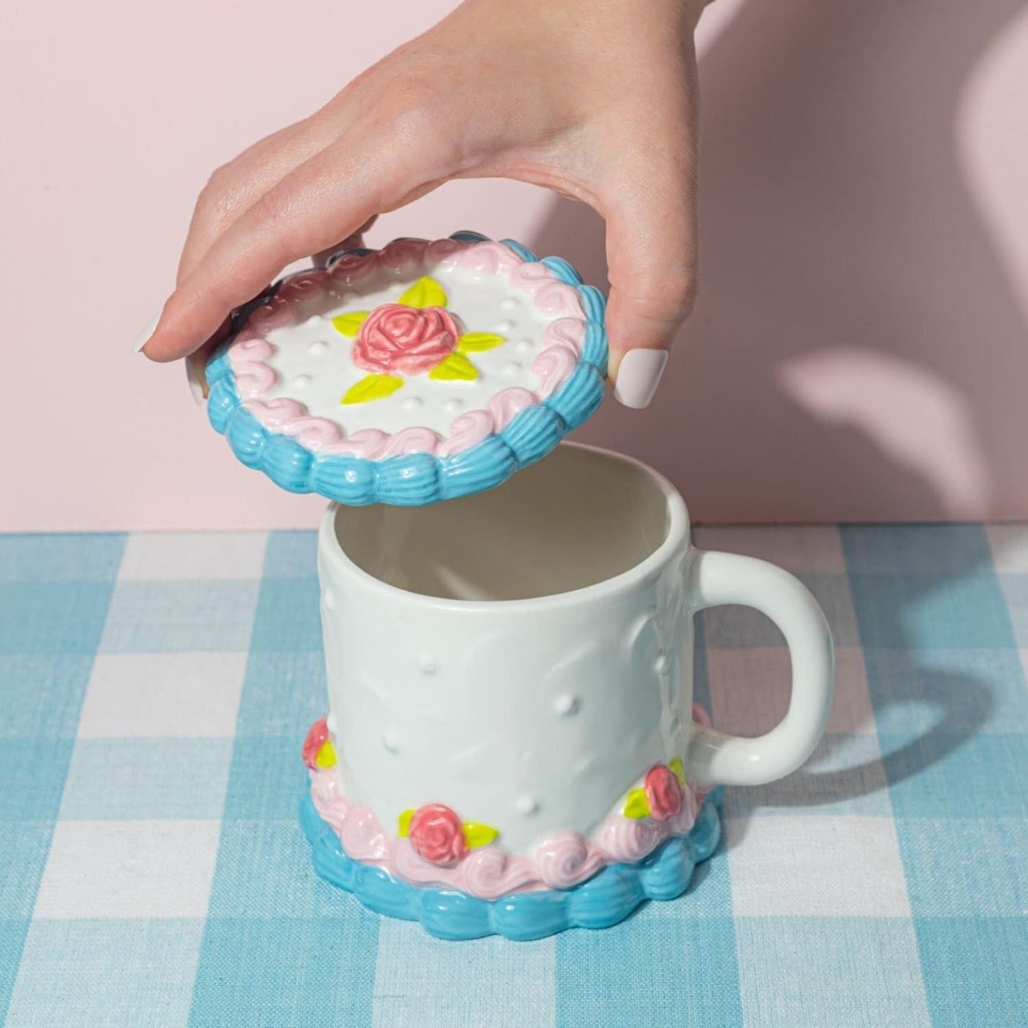 20 Adorable Coffee Mugs That Will Warm Your Heart
