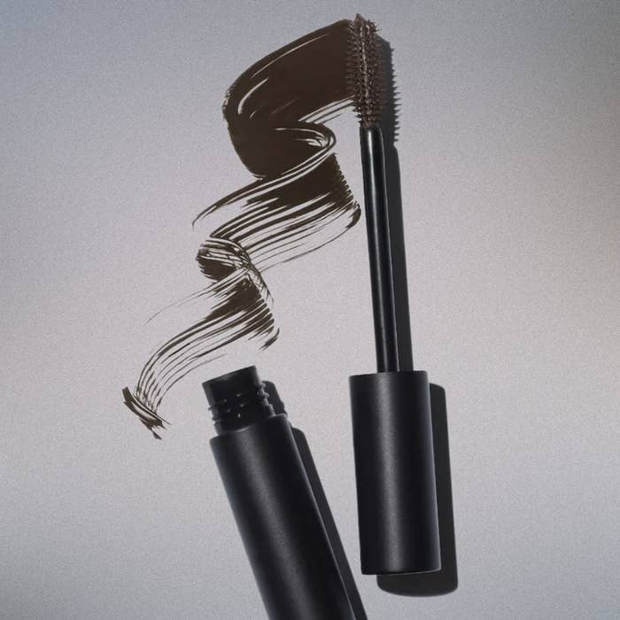 Makeup Artists Say This Mascara Will Make Your Eyes Pop