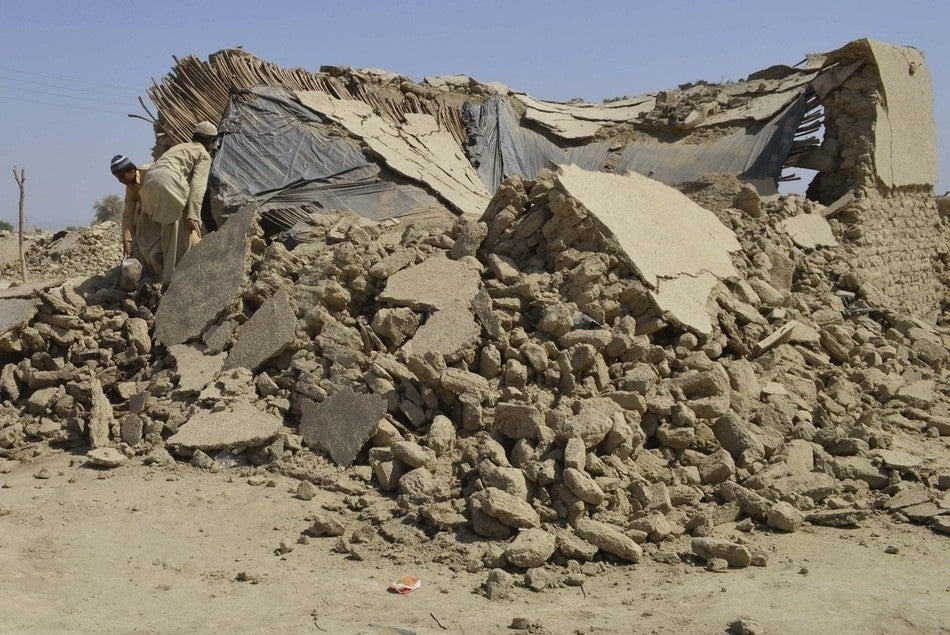 11 Images Of The Devastating Earthquake In Pakistan That Was Powerful ...