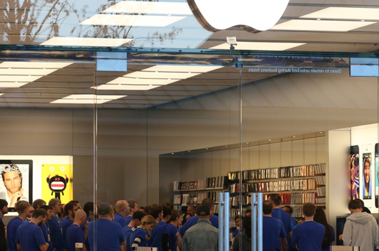 Apple To Finally Add A Woman To Executive Ranks Of White Males