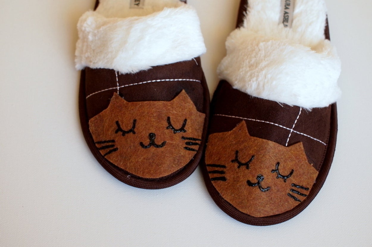 10 Adorable DIY Slippers That Will Give You The Warm Fuzzies