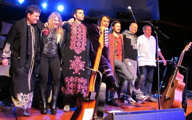 23 Classic Brazilian Songs You Need To Listen To Right Now