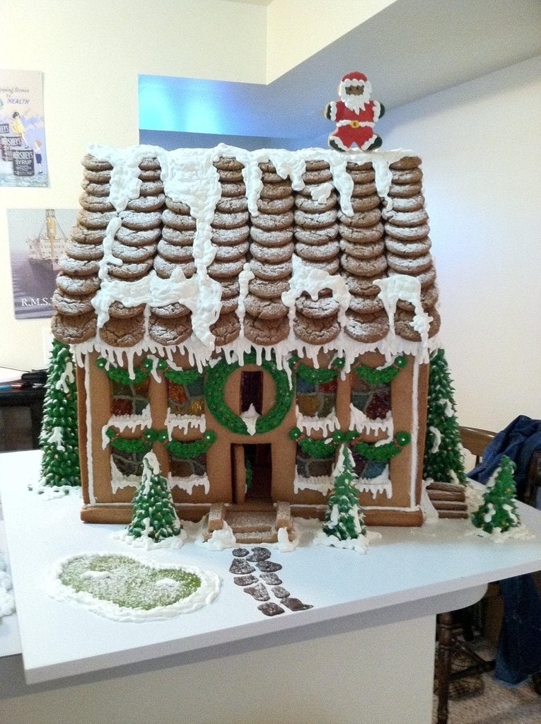 20 Unbelievable Gingerbread Houses You'll Want To Live In