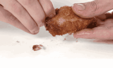 How To Eat Chicken Wings Like A Genius