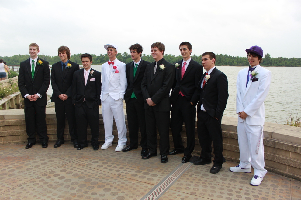 20 Of The Most Outlandish Prom Wear Looks Throughout The Years