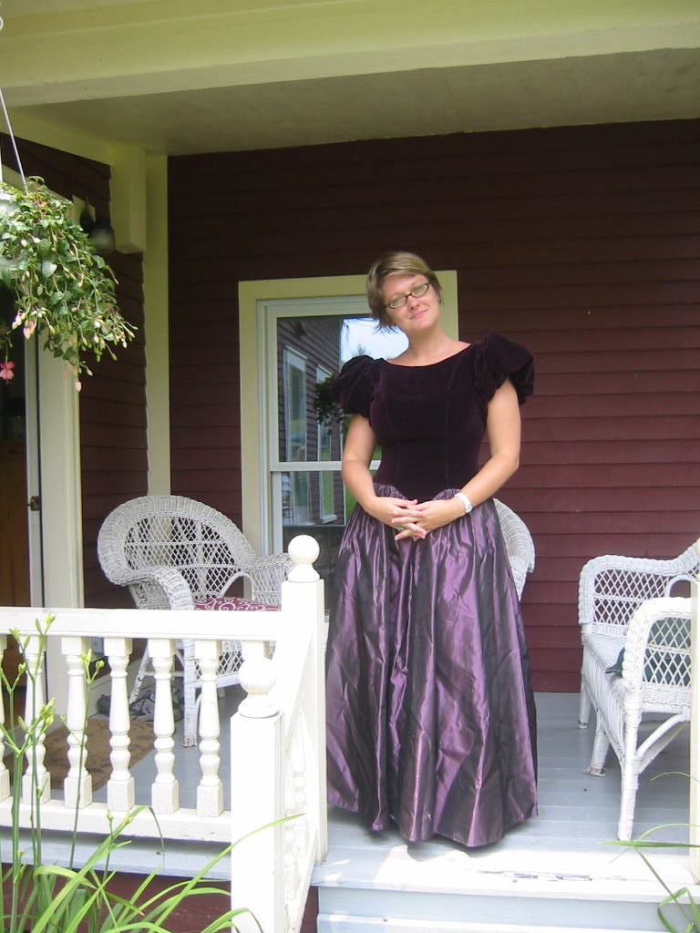 20 Of The Most Outlandish Prom Wear Looks Throughout The Years