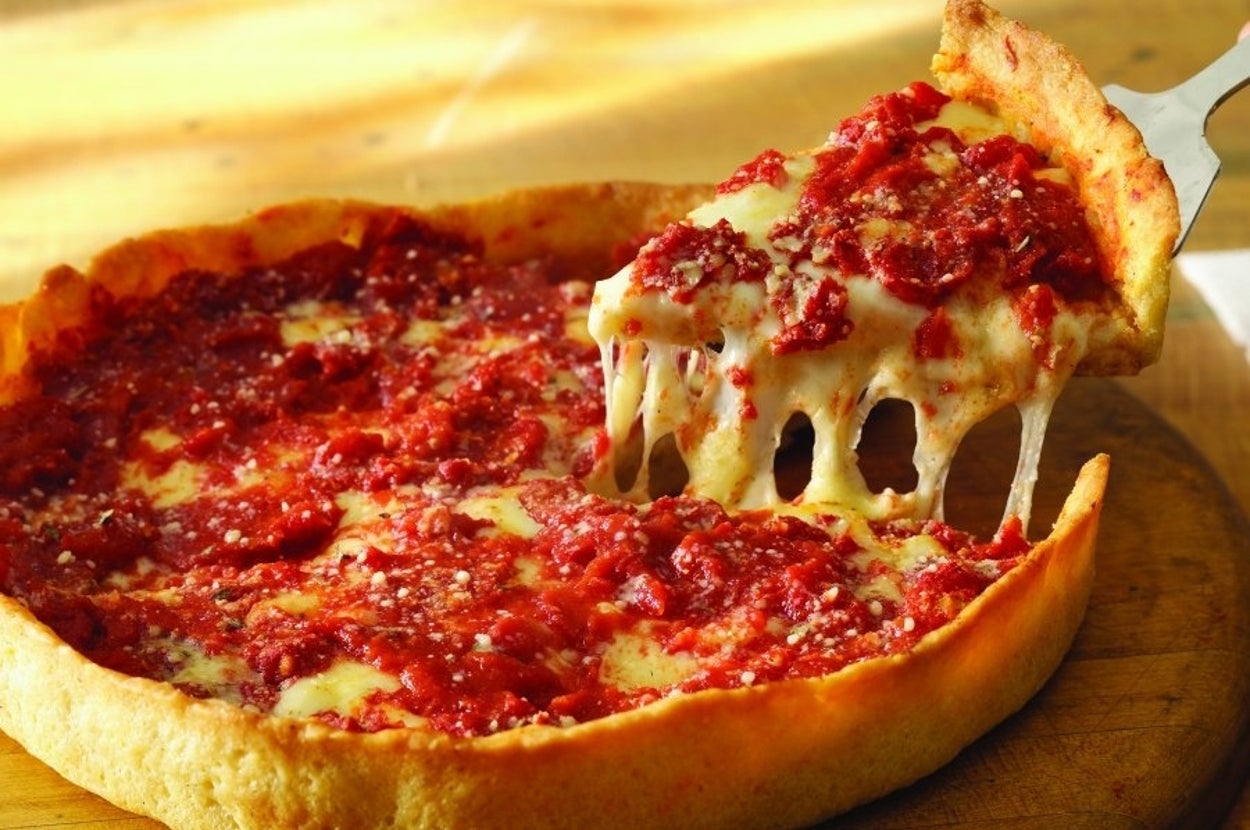 The Food Cage Match Of The Century: Chicago-Style Deep Dish Pizza Vs ...