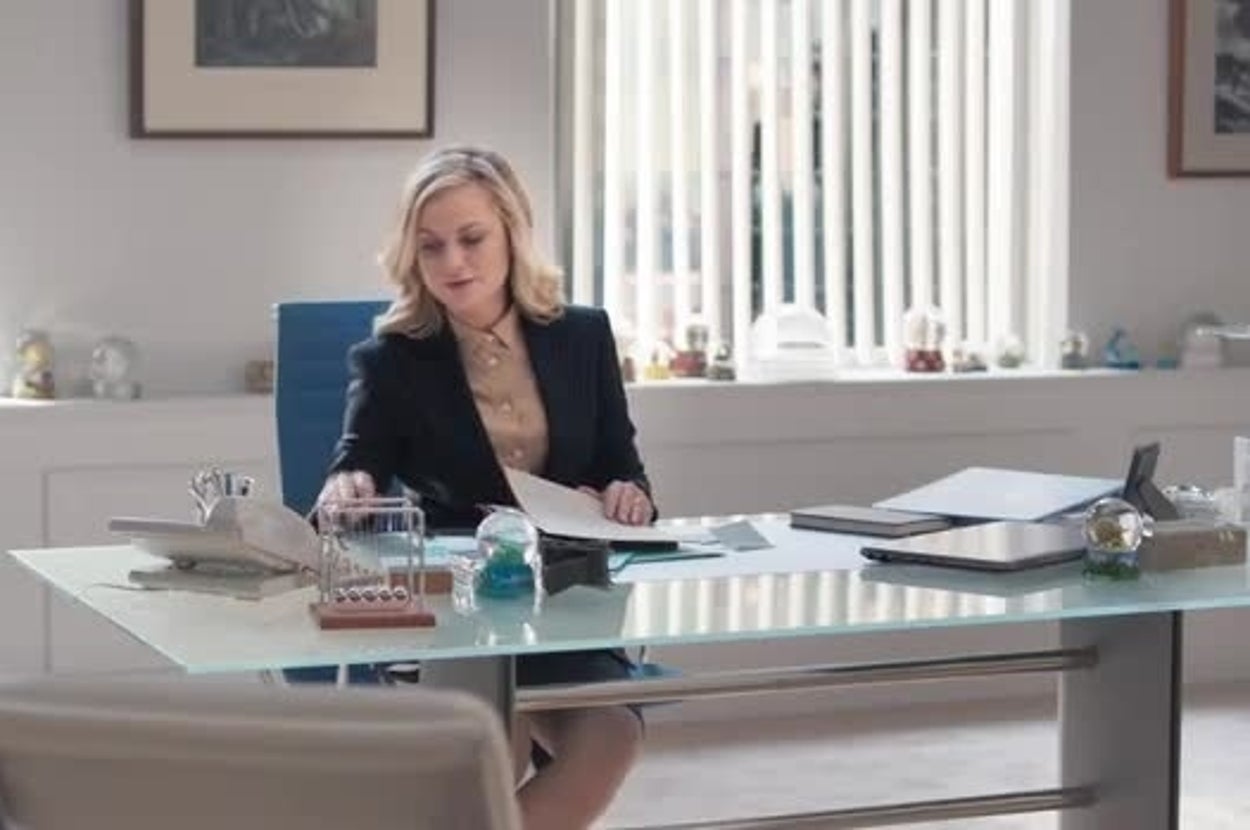 Amy Poehler Stars In Old Navy's New TV Ads