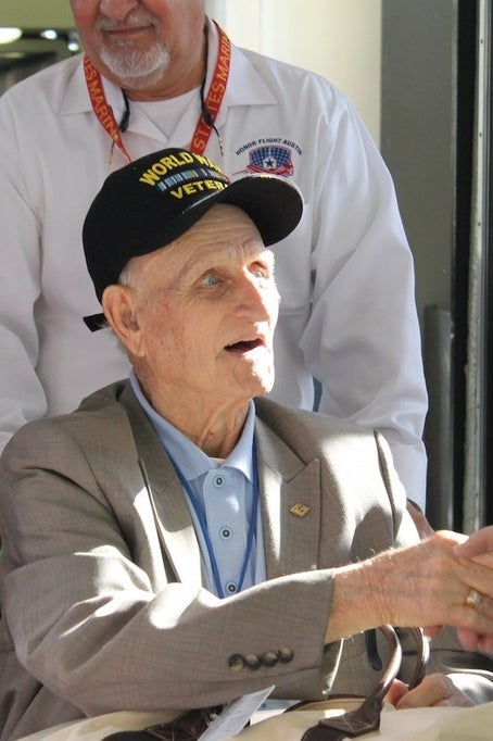 25 Happy Faces Of WWII Veterans As They Arrive In Washington, D.C., To ...