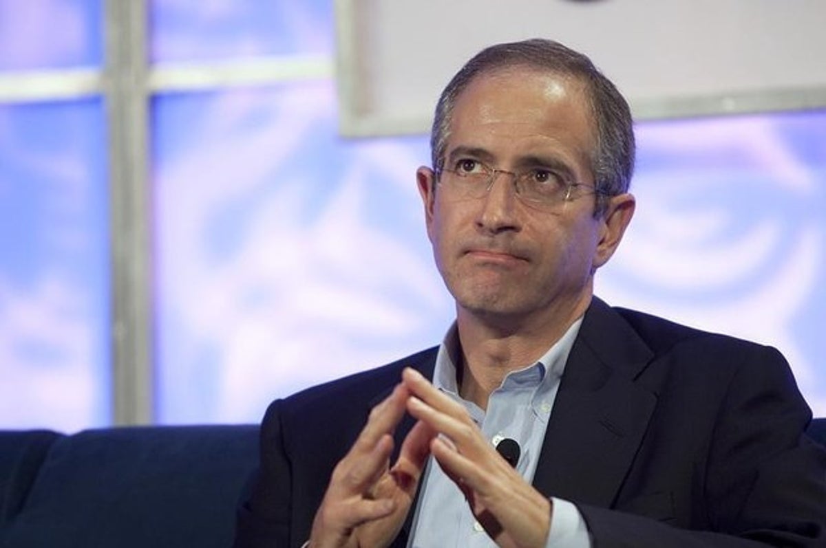 Comcast, Netflix CEOs Battle Over Net Neutrality And Its Metaphors