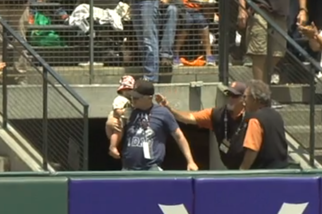 Badass Dad Catches Home Run Ball With One Hand While Holding A Baby