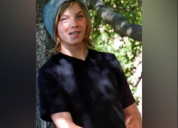 Laura Burdette's Instagram, Twitter & Facebook on IDCrawl