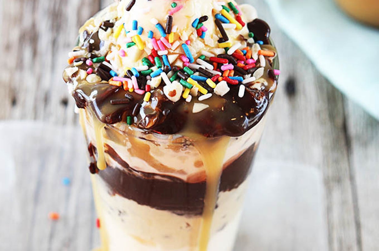 21 Delicious Hot Fudge Sundaes To Stick Your Face In
