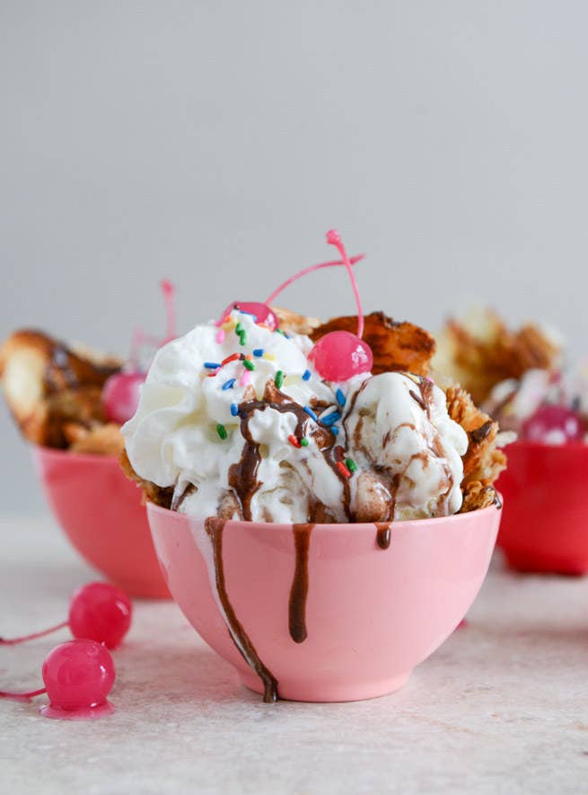 21 Delicious Hot Fudge Sundaes To Stick Your Face In
