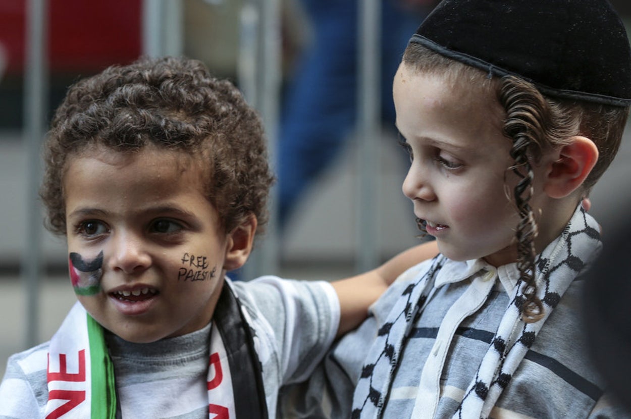 This Moving And Popular Picture Of A Jewish Child And A Palestinian ...